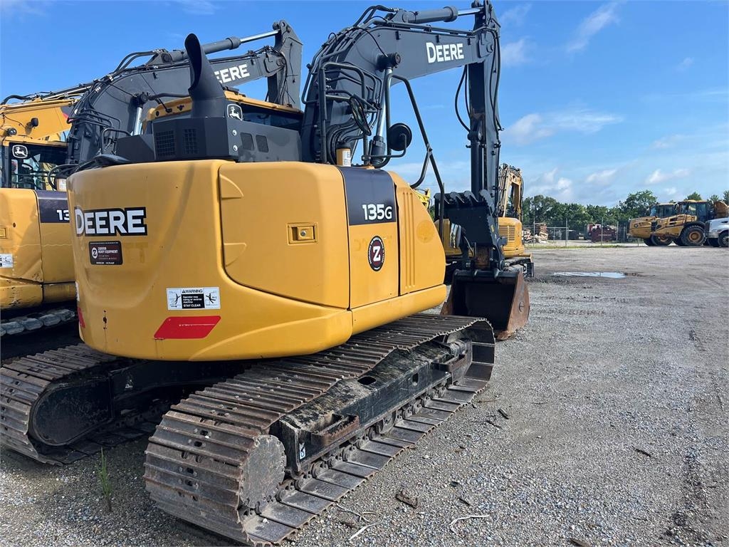 John Deere 135G