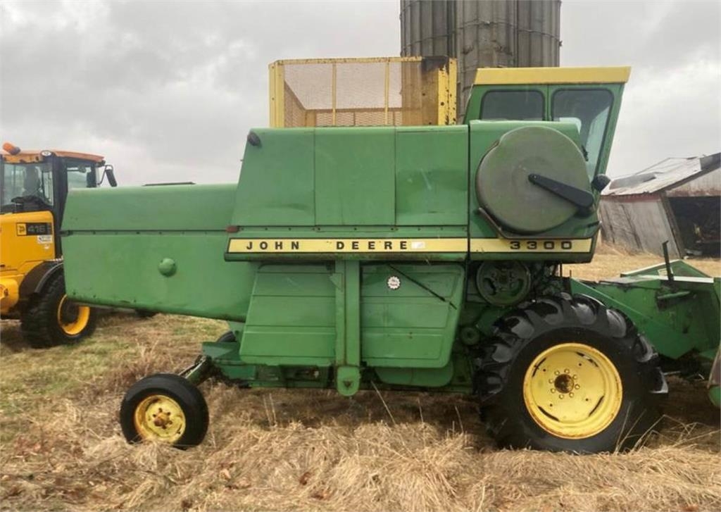 John Deere 3300