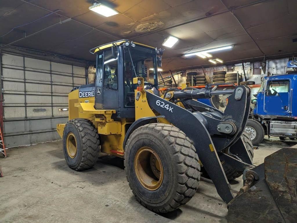 John Deere 624K II