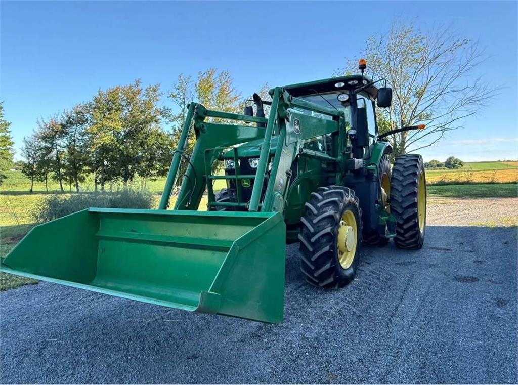 John Deere 7210R