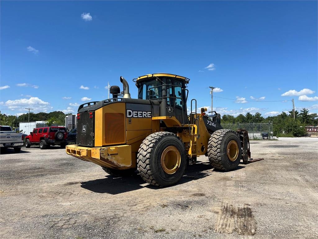 John Deere 724K