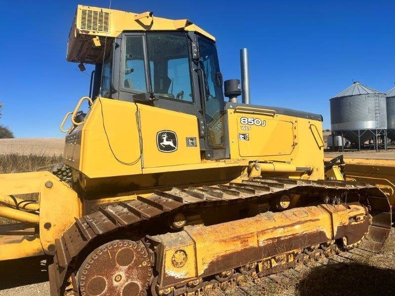 John Deere 850J WLT