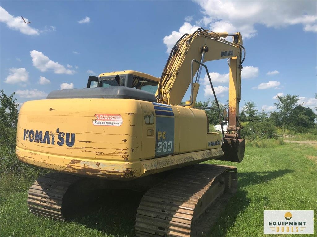 Komatsu PC200-7