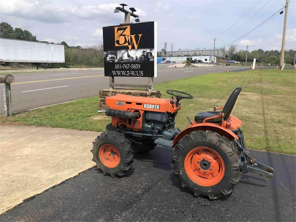 Kubota B7100