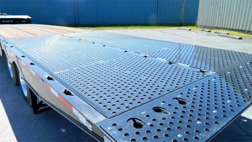 Landoll 930E-51 TRAVELING TAIL