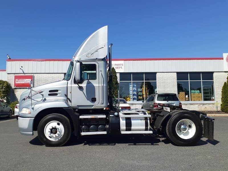 Mack Pinnacle CXU612