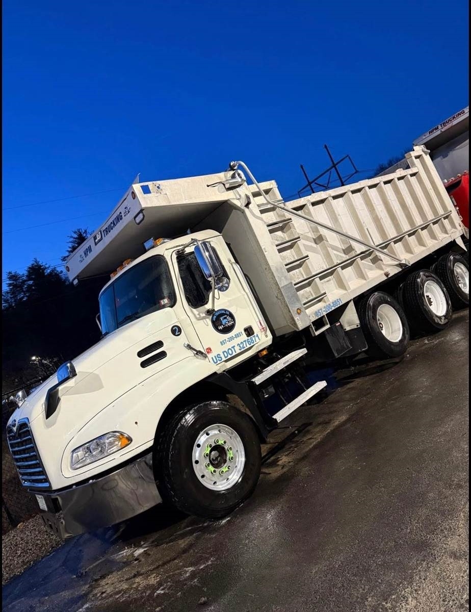 Mack Vision CXN612