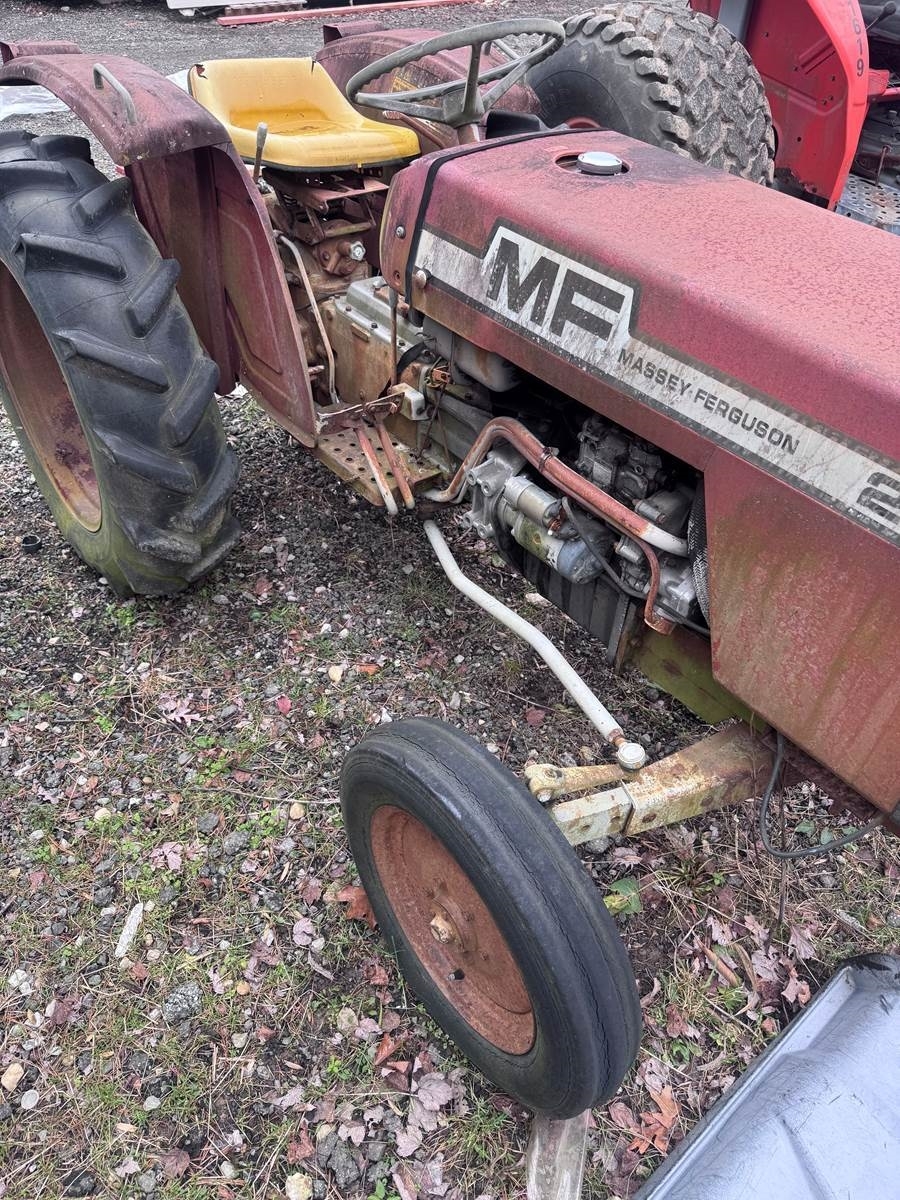 Massey Ferguson MF210