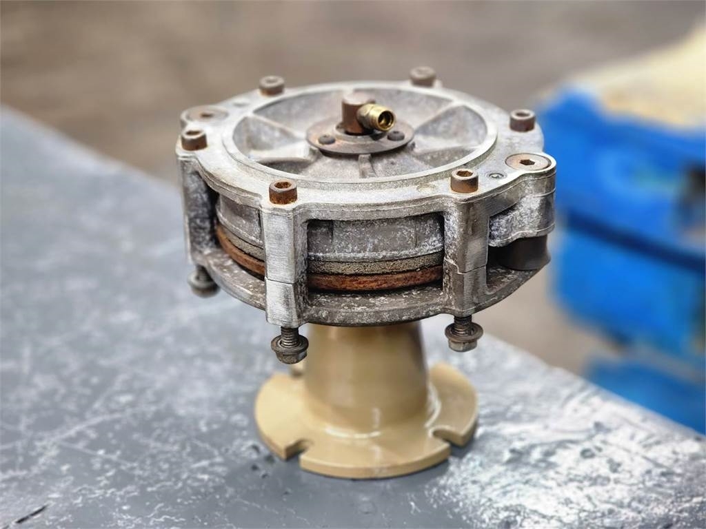 Mercedes-Benz MBE 900