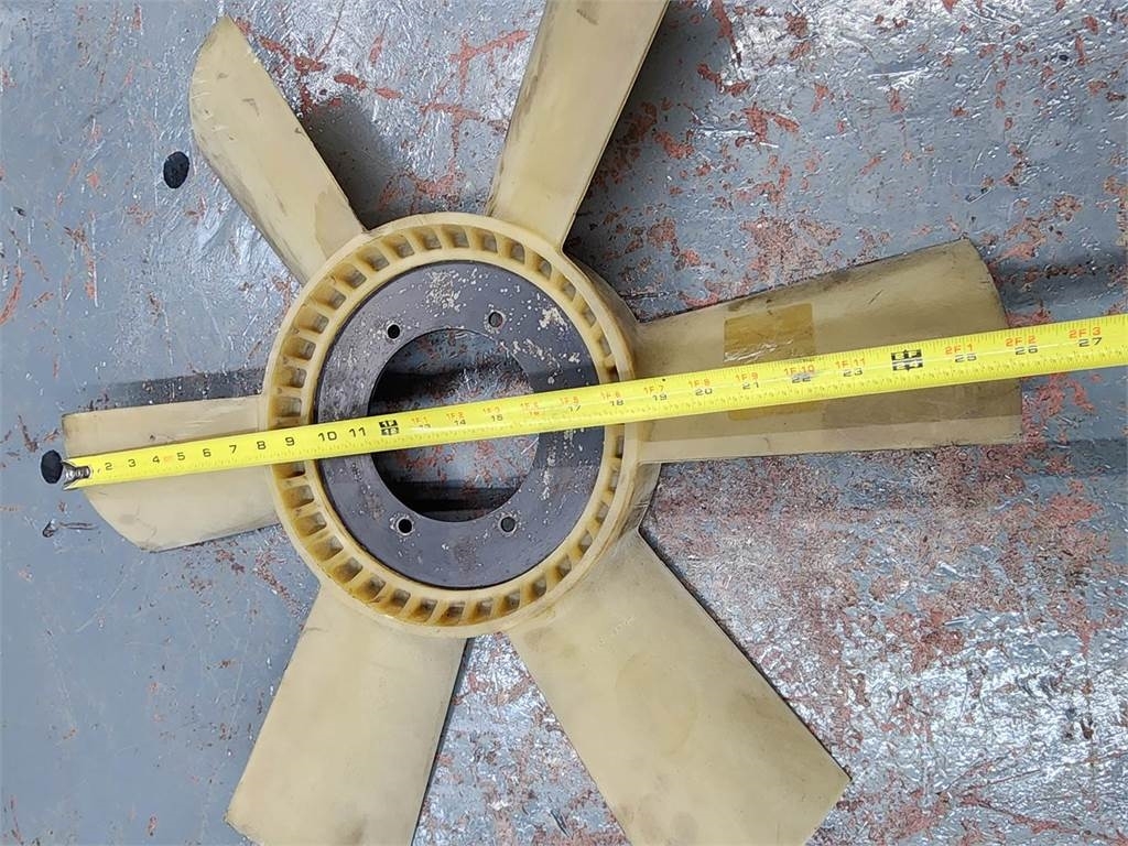 Mercedes-Benz MBE 906