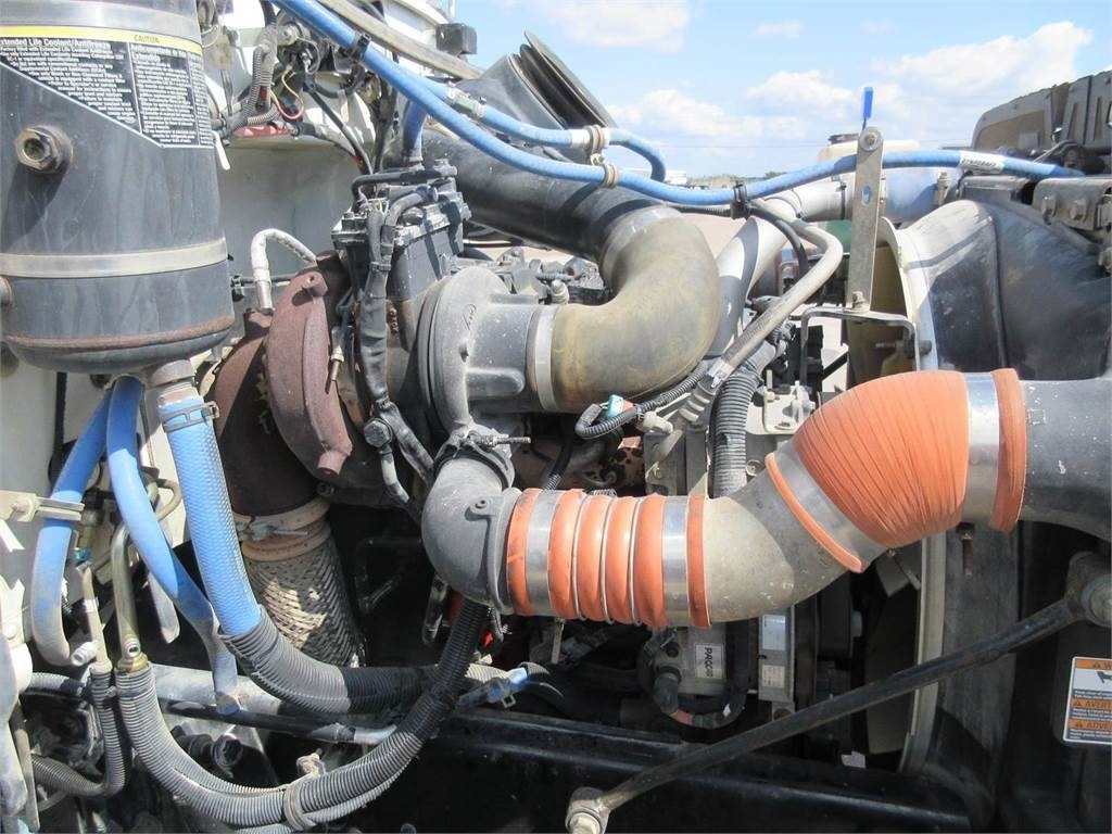 Peterbilt 337