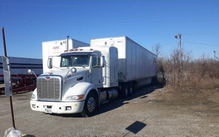 Peterbilt 384