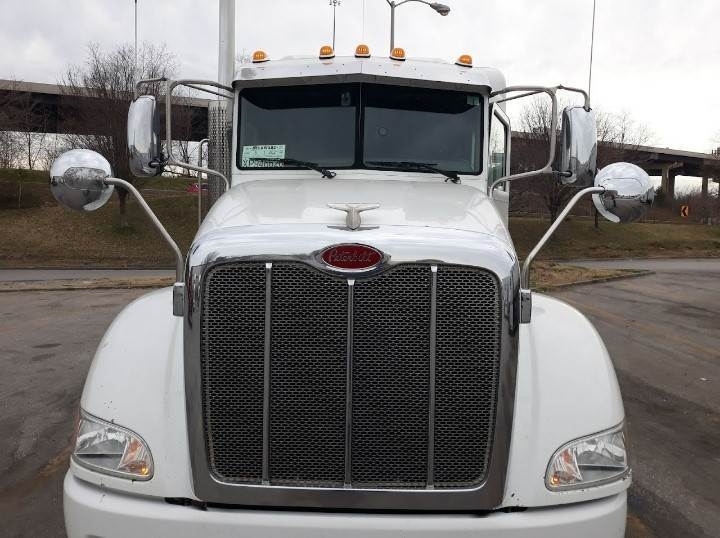 Peterbilt 384