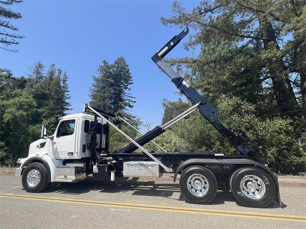 Peterbilt 567