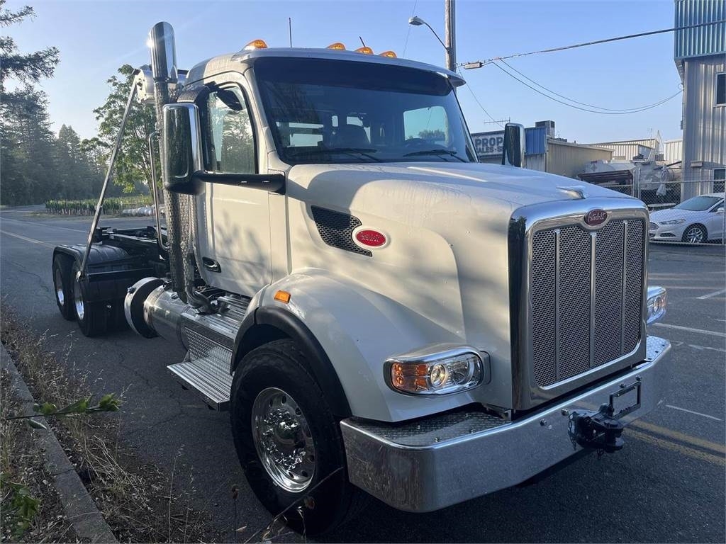 Peterbilt 567