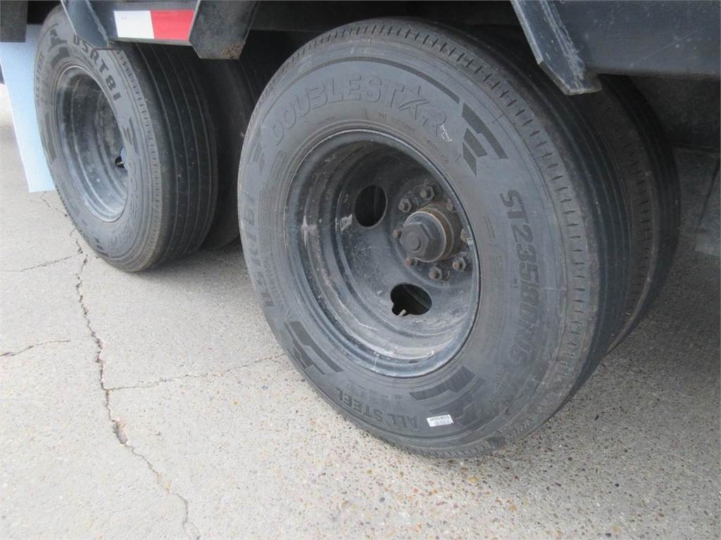 PJ Trailers 40' GOOSENECK 35'+5' DOVETAIL AND RAMPS