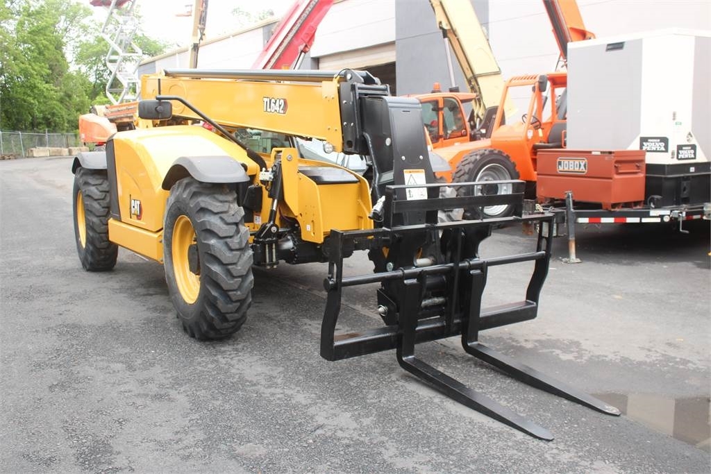 CAT Lift Trucks TL642