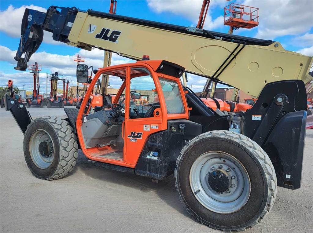 JLG 1255
