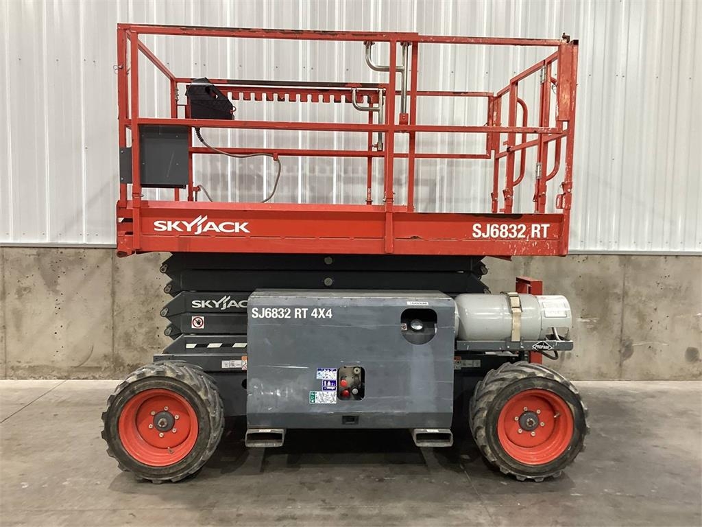 SkyJack SJ6832RT