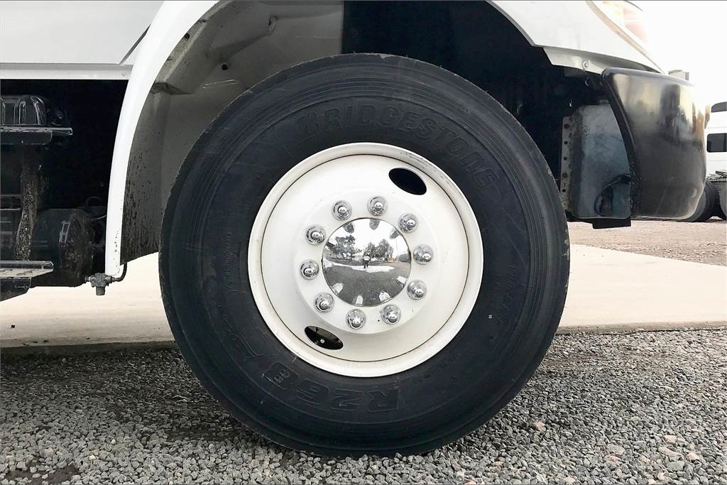 International 4300 SBA 4X2