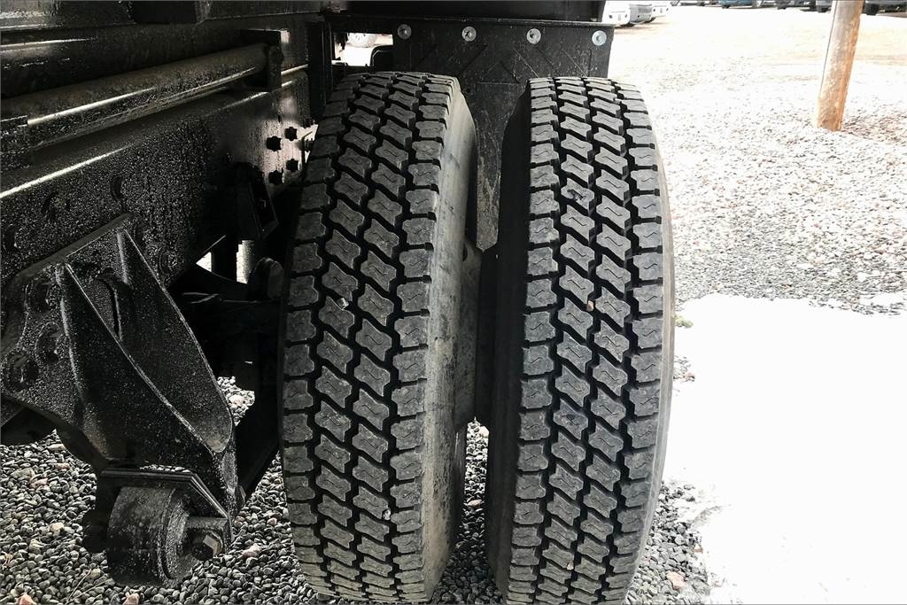 International 4300 SBA 4X2