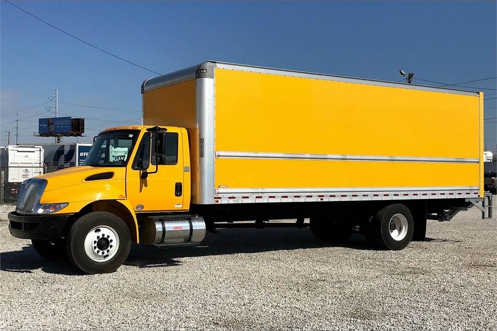 International 4300 SBA 4X2