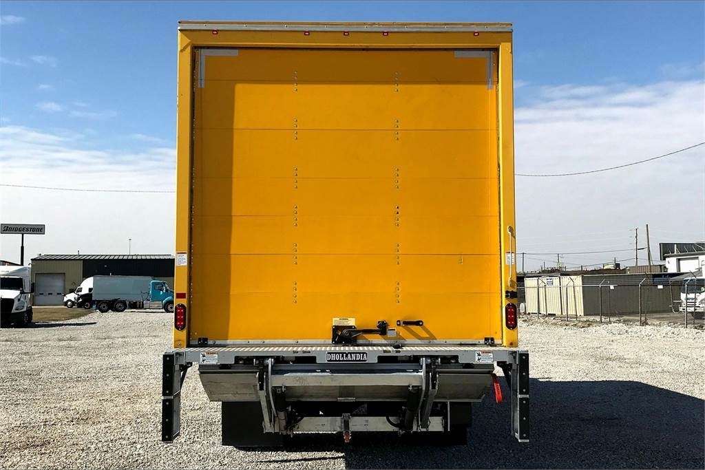 International 4300 SBA 4X2