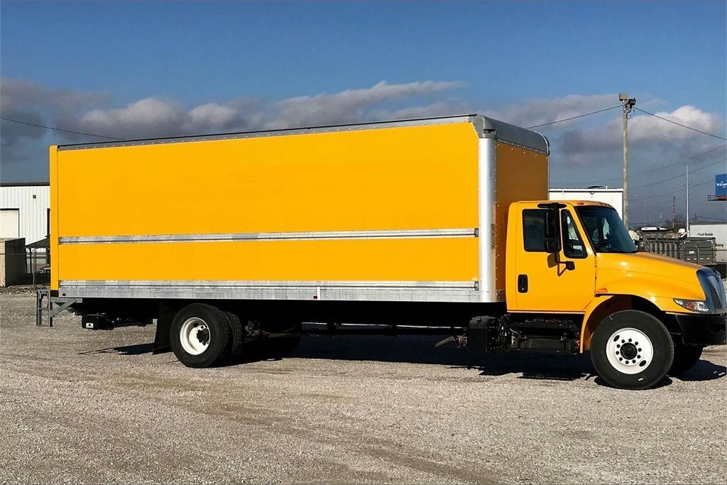 International 4300 SBA 4X2