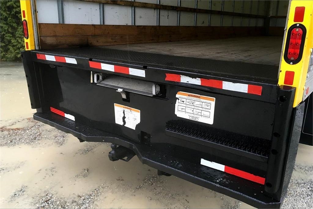 International 4300 SBA 4X2