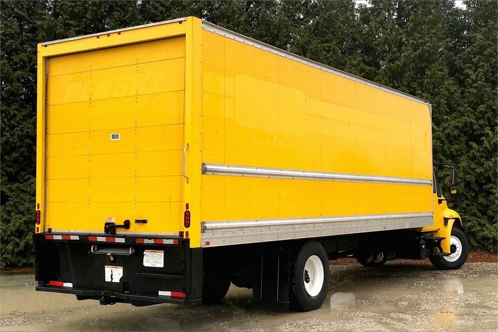 International 4300 SBA 4X2