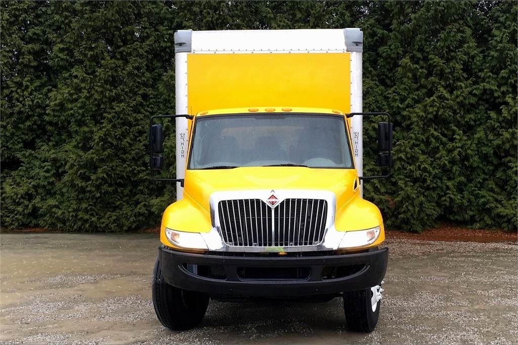 International 4300 SBA 4X2