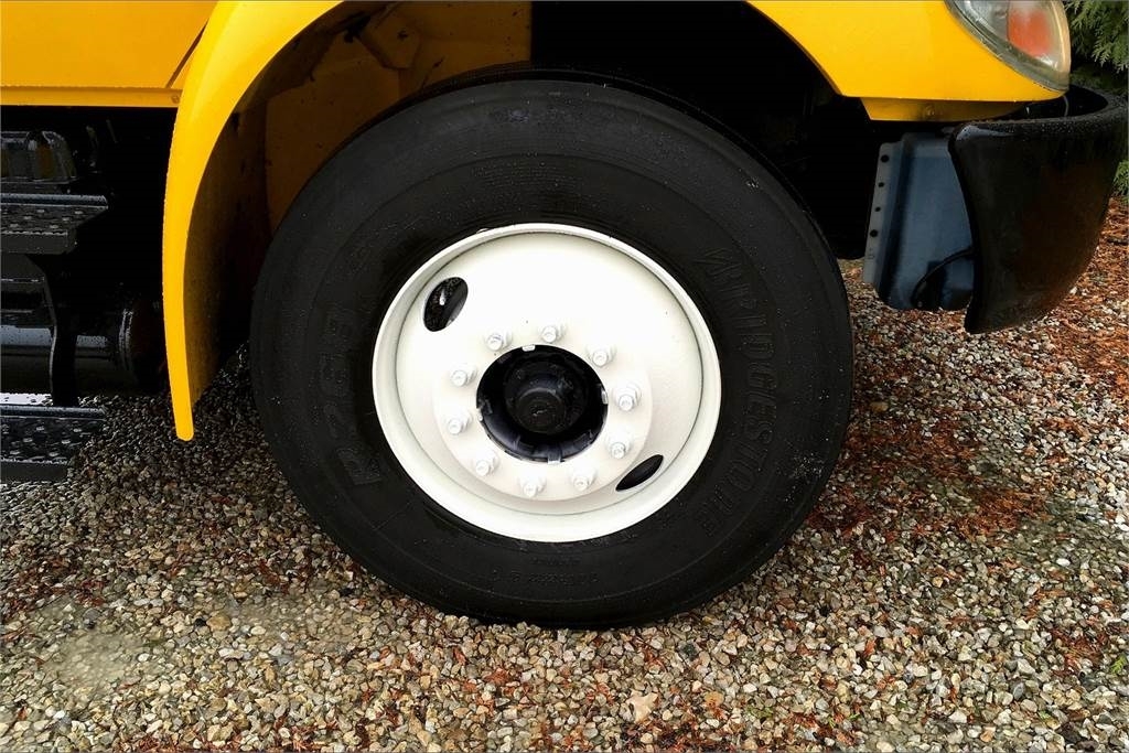International 4300 SBA 4X2