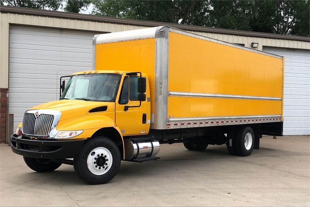 International 4300 SBA 4X2