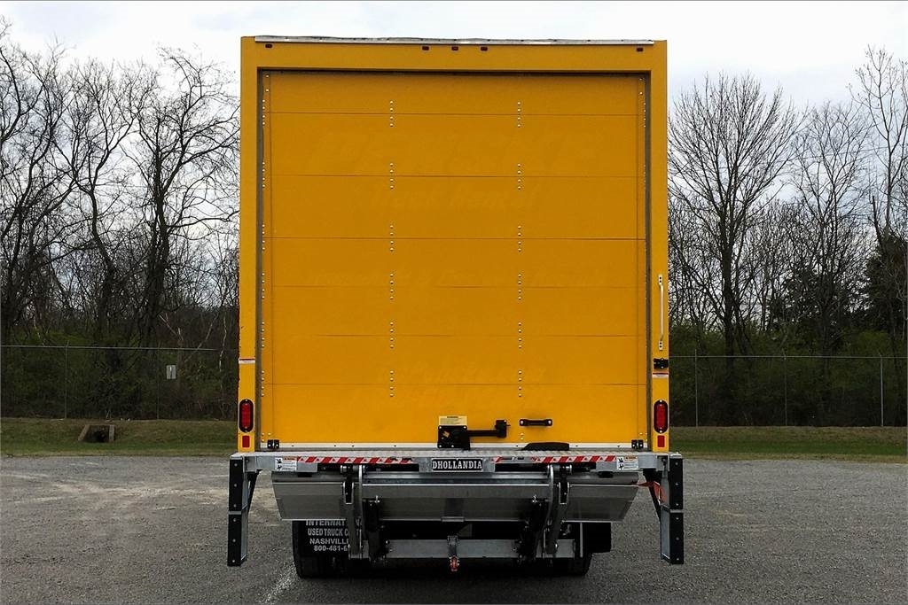 International 4300 SBA 4X2