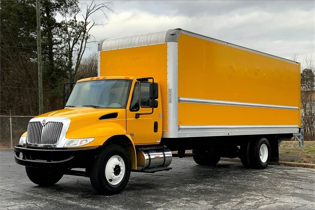 International 4300 SBA 4X2