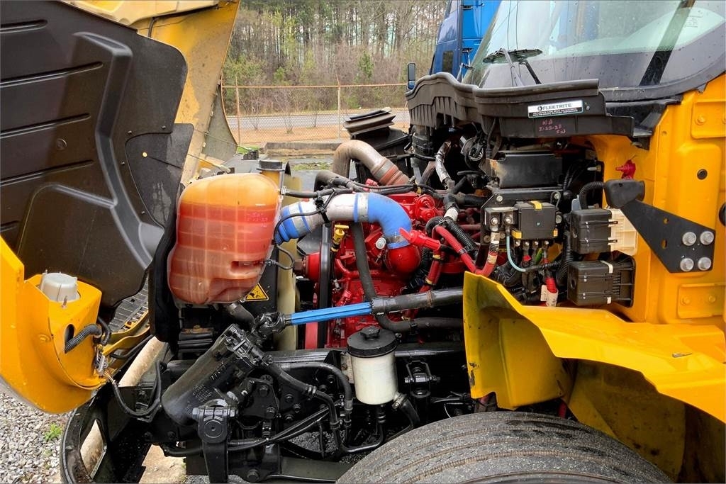 International 4300 SBA 4X2