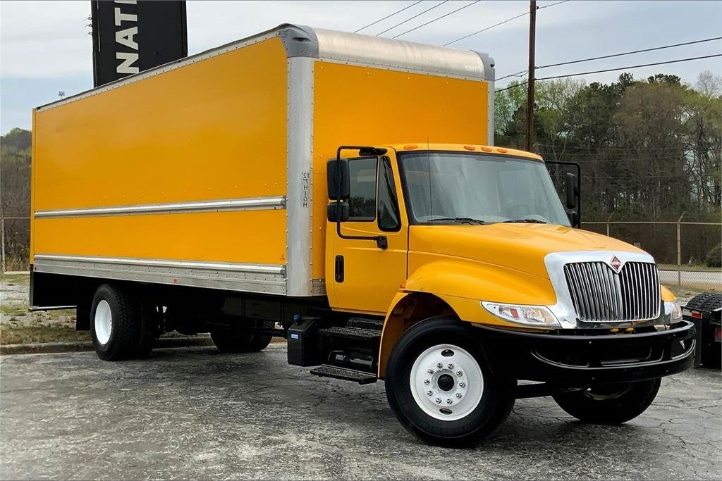 International 4300 SBA 4X2