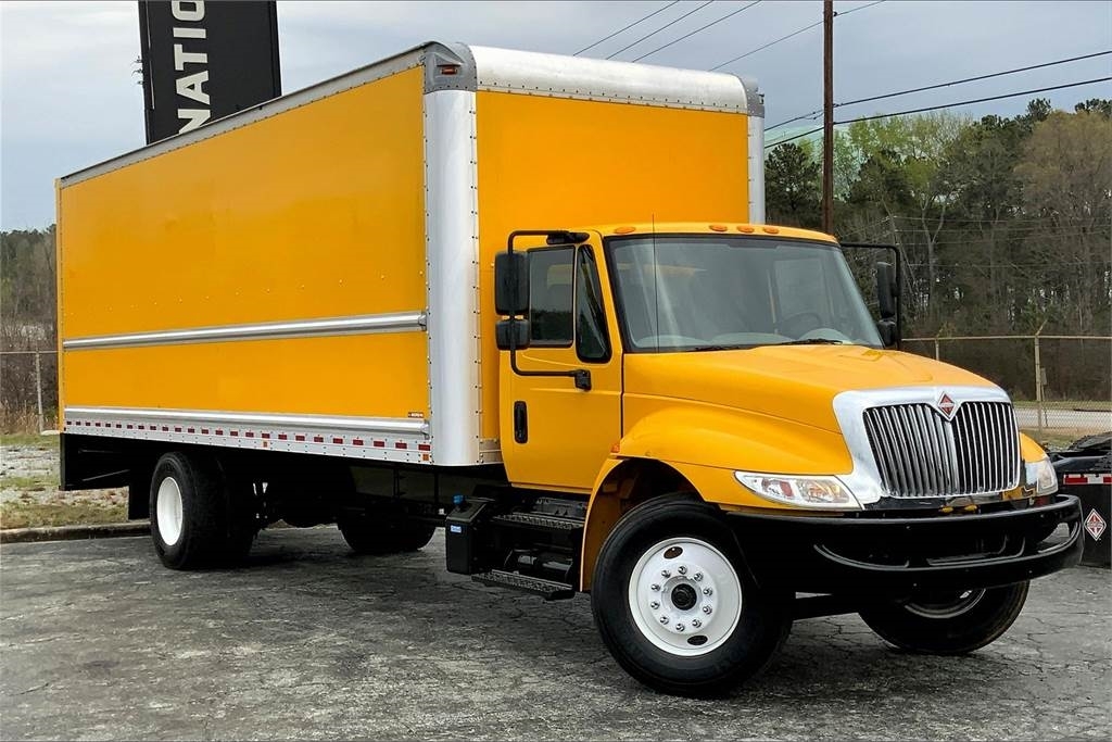 International 4300 SBA 4X2