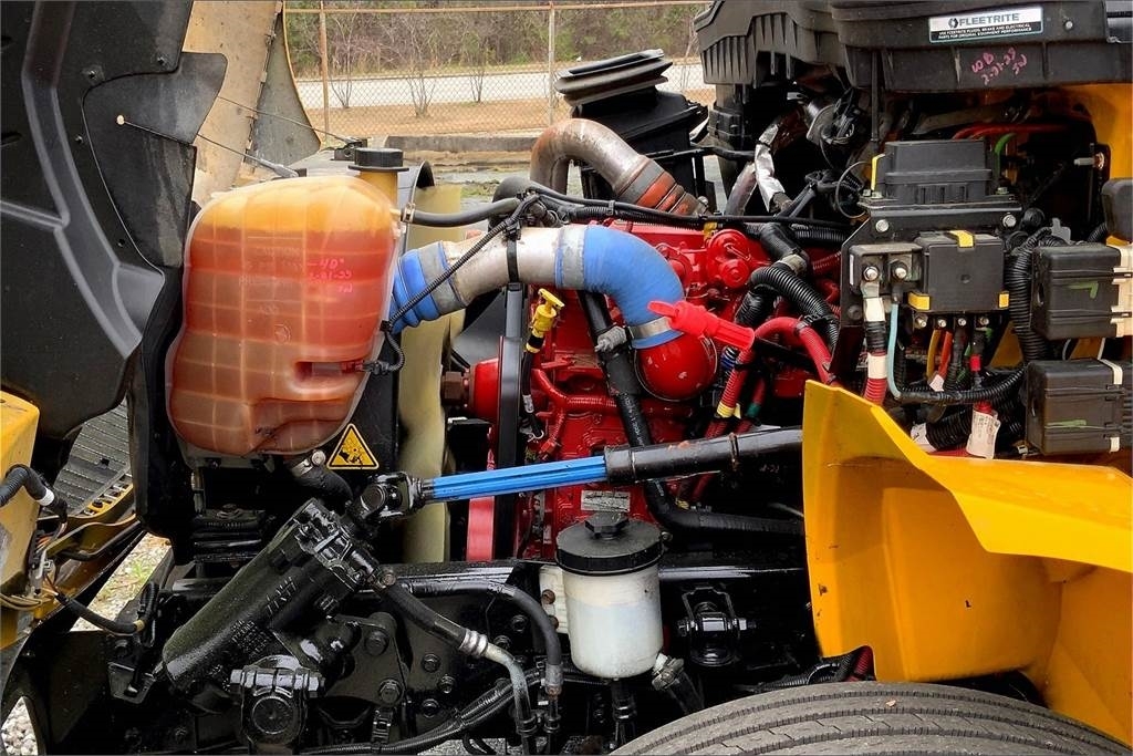 International 4300 SBA 4X2