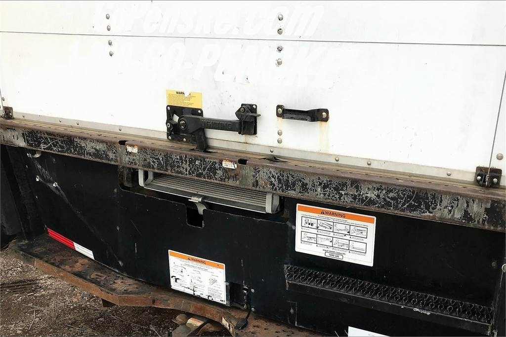 International 4300 SBA 4X2