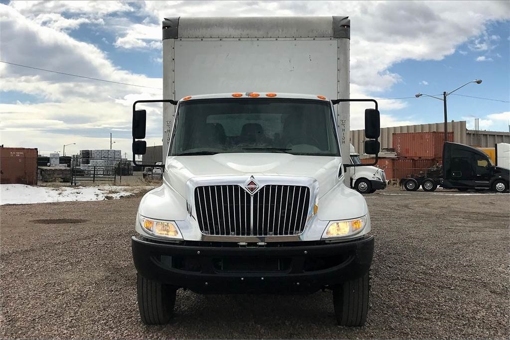 International 4300 SBA 4X2