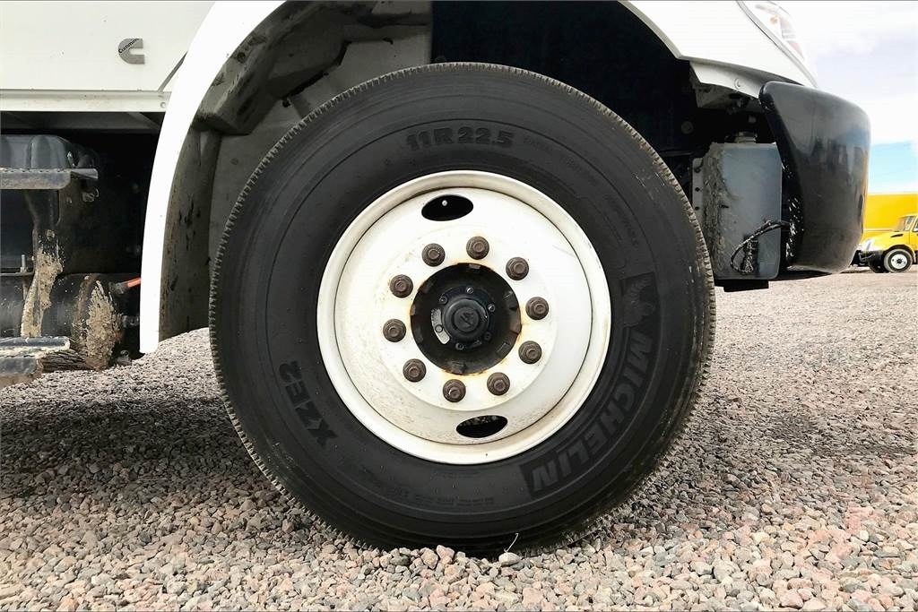 International 4300 SBA 4X2