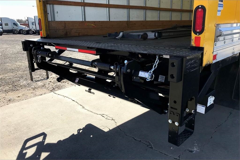 International 4300 SBA 4X2