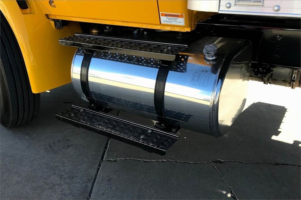 International 4300 SBA 4X2