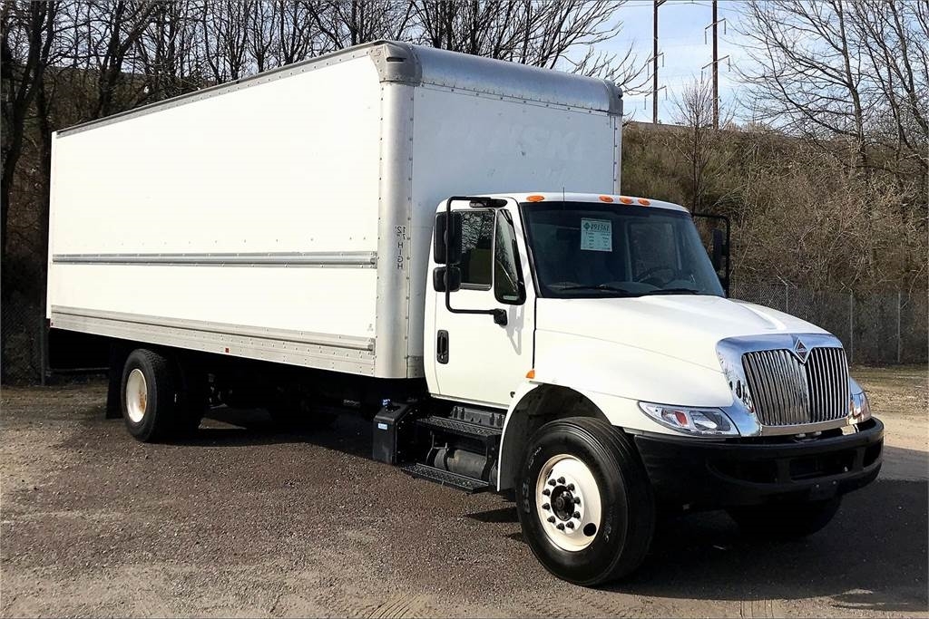 International 4300 SBA 4X2