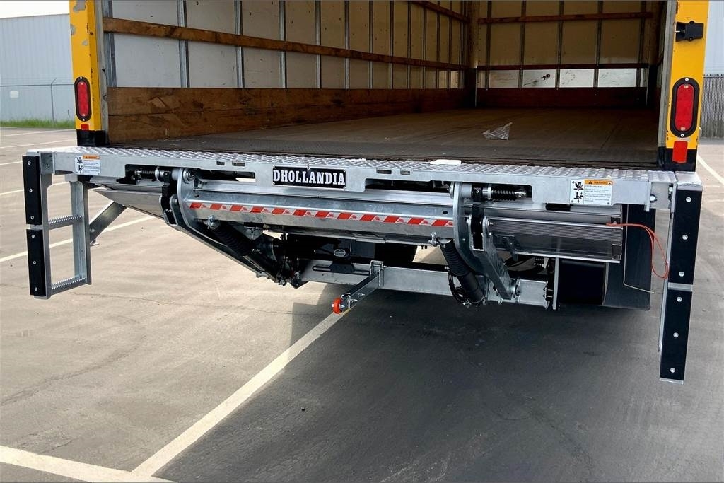 International 4300 SBA 4X2