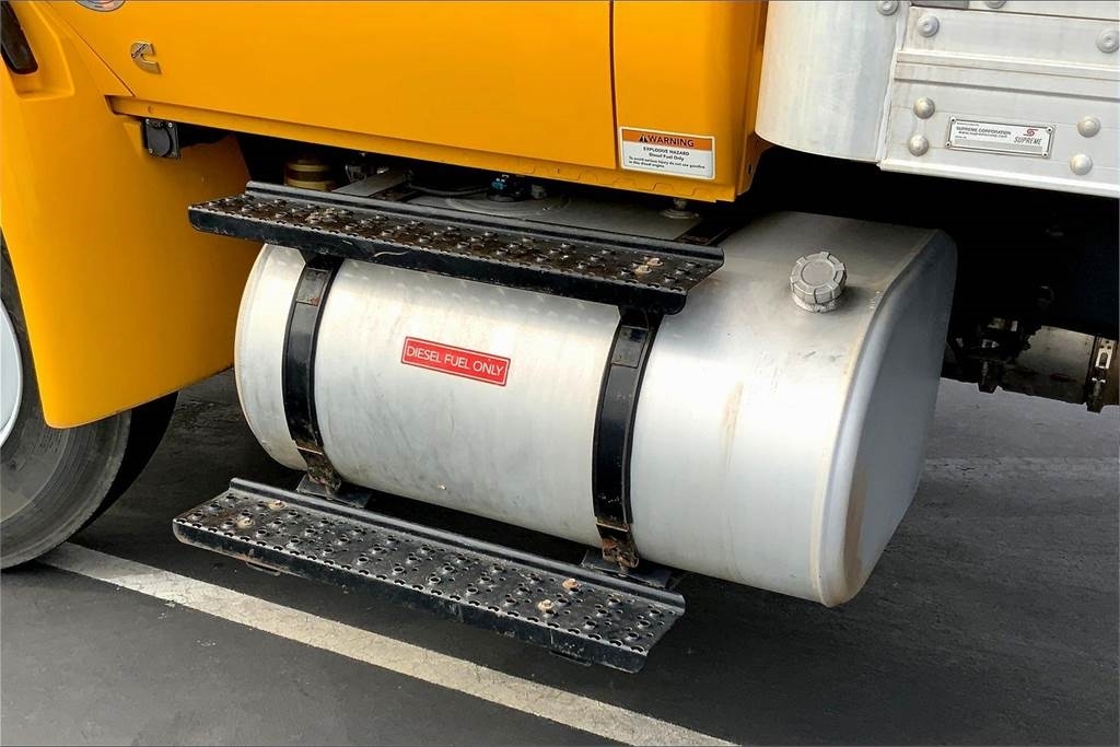 International 4300 SBA 4X2