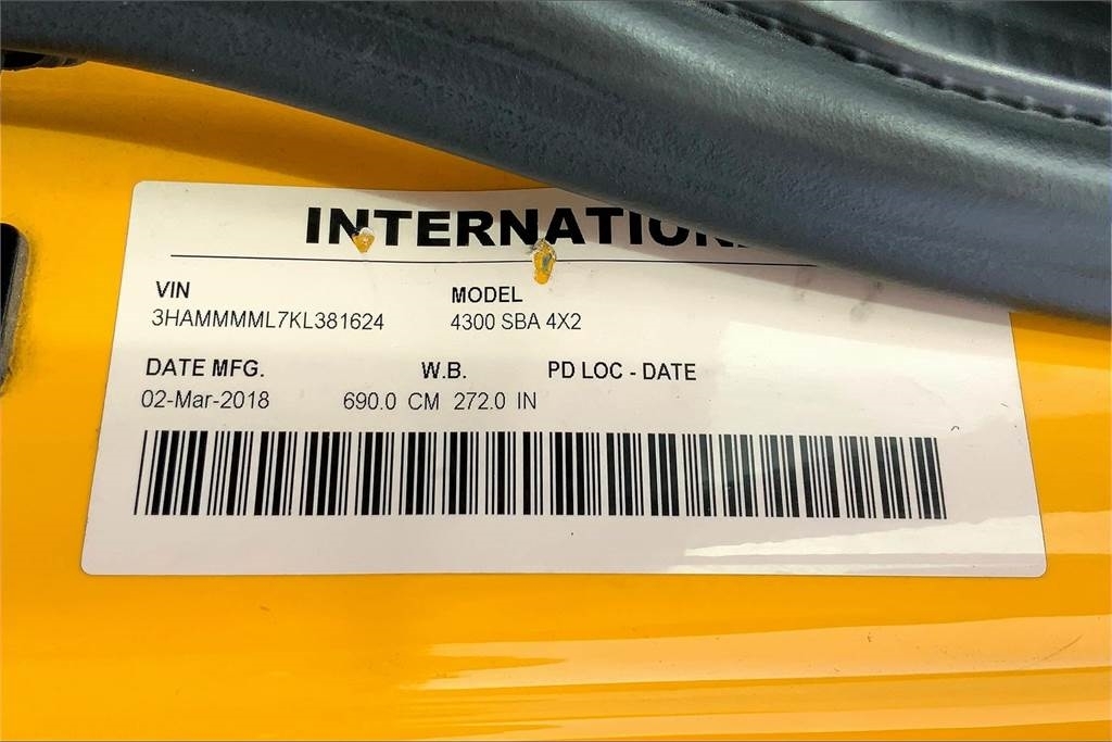 International 4300 SBA 4X2