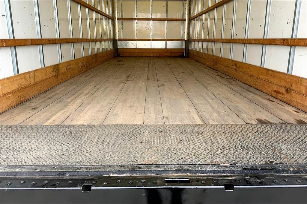 International 4300 SBA 4X2