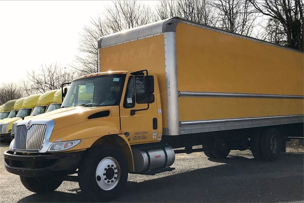 International 4300 SBA 4X2